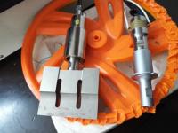 China 30kHz 700W Food Cutting Ultrasound Transducer Anti-Temperature M10 Bolt 4 Ceramic Discs for sale