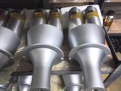 China Double Horn Ultrasonic Welding Transducer 60mm Ceramic Disc 4200W 15kHz for sale