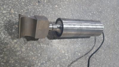 China Industrial Ultrasonic Degassing Equipment 20kHz for Beverage Bubble Removal 5L to 300L Capacity for sale