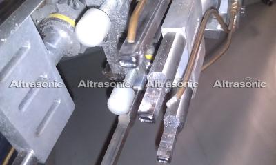 China 1000W Robotic Ultrasonic Riveting Welding Machine 20kHz for Automotive Sound Deadening Cotton for sale