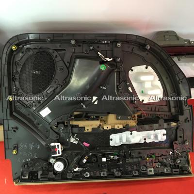 China Hand Operated Ultrasonic Riveting Welding Equipment 20kHz 1000W for Spoiler Parts for sale