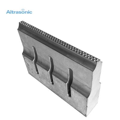 China 20kHz 2600W Ultrasonic Welding Titanium Horn for Plastic Welding CE Approved for sale