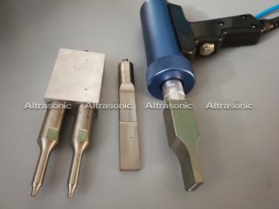 China Multi Head Ultrasonic Spot Welding Machine 30kHz 800W for Automotive Spoiler Puncture Welding for sale