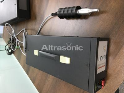 China 40K Ultrasonic Spot Welding Machine with Portable Digital Generator for Automotive Parts for sale