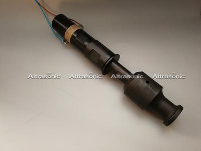 China Ultrasonic Lace Welding Machine 20 kHz 2000W for Synthetic Fabric Sewing Embossing for sale