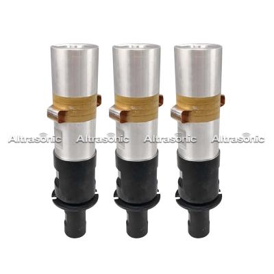 China 20kHz 2000W Piezoelectric Ultrasonic Transducer with Titanium Booster for Mask Making Machine Welding for sale