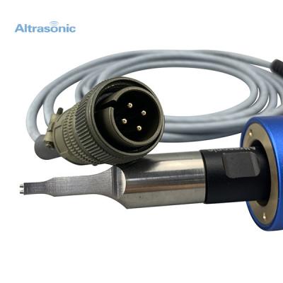 China 30KHz Gun Type Ultrasonic Riveting Welding Machine 700W for Car Trunk Assembly for sale