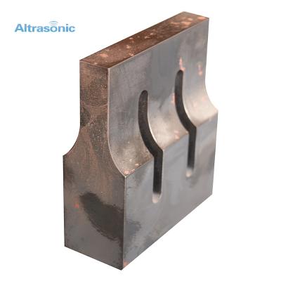 China Full Wavelength Ultrasonic Horn 110x20mm 110x25mm 20kHz for Plastic Welding for sale