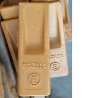 China IU3252 Excavator Bucket Teeth Stiff Vibro Drilling Rig Bucket Tooth For  312 for sale