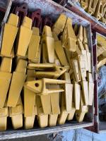 China Forged Excavator Bucket Parts Teeth and Adaptor For EX100-2 Max Jaw Opening 500 for sale