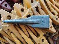 China Forged Excavator Bucket Parts Teeth and Adaptor For EX100-2 Max Jaw Opening 500 for sale