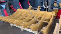 China Customizable Excavator Rake Bucket Tilting Rake Bucket for any model  Excavator Attachment for sale