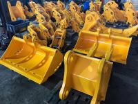 China Customized Q355B MN Orange Yellow Clear Bucket For Excavator for sale