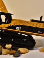 China DM Carter 385C Alloy Excavator Model Engineering Machinery Car Simulation Metal Decoration Ornaments for sale