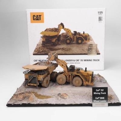 China Diecast Masters 1/125 Scale Wheel Loader & Mining Dump Truck Muddy Scene Model Set 85762 for sale