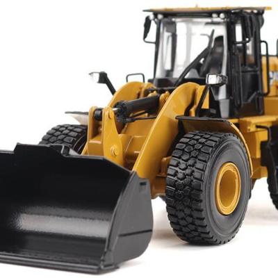 China DM 1/50 Scale Wheel Loader Model 85770 Diecast Alloy Shovel Truck Miniature for sale