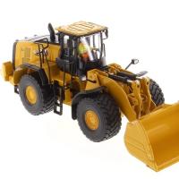 China DM New 982 XE Wheel Loader 1/50 Scale Alloy Vehicle Model 85685 Diecast Masters for sale