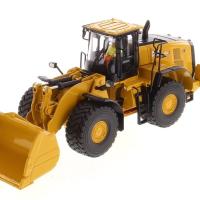 China DM New 982 XE Wheel Loader 1/50 Scale Alloy Vehicle Model 85685 Diecast Masters for sale