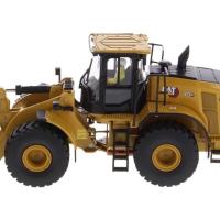 China DM 1/50 Scale Heavy Equipment Wheel Loader Alloy Shovel Model 85683 for Collectors for sale
