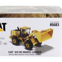 China DM 1/50 Scale Heavy Equipment Wheel Loader Alloy Shovel Model 85683 for Collectors for sale