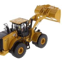 China DM 1/50 Scale Heavy Equipment Wheel Loader Alloy Shovel Model 85683 for Collectors for sale