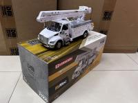 China DM 1/32 Kenworth T380 Aerial Work Platform Truck Alloy Construction Vehicle Model 71100 for sale