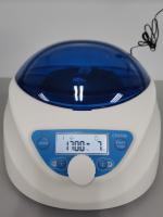 China Low-speed Centrifuge with 5000rpm Max Speed, 2600×g Max RCF and High Strength Plastic Rotor for Laboratory Use for sale