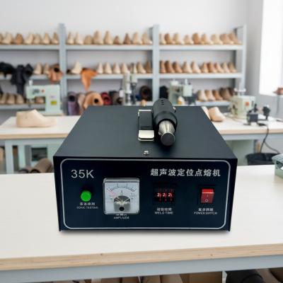 China Portable 35K 1200W Ultrasonic Shoe Welding Machine Ergonomic Handheld Design for sale