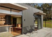 China Customized Luxury Shipping Container Home 37.4 SQM Prefab House with 15 Year Warranty for sale