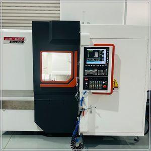 China User-Friendly UC400 5-Axis CNC Machining Center for Intuitive Operation and Precision Parts Production for sale