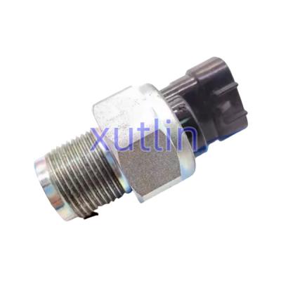 China Oil Common Rail Fuel Pressure Sensor 89458-71010 499000-6121 for Toyota Hilux Hiace D4D 3.0L for sale