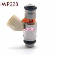 China Fuel Injector Nozzle IWP228 IWP-228 for Hyundai Tucson SantaFe Veracruz 2.0L for sale