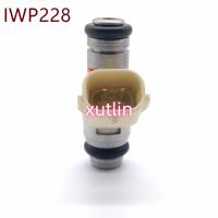 China Fuel Injector Nozzle IWP228 IWP-228 for Hyundai Tucson SantaFe Veracruz 2.0L for sale
