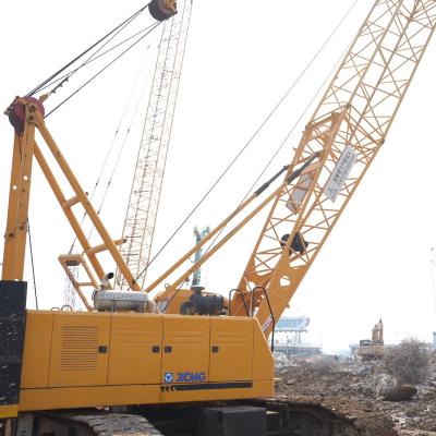China Steel Hydraulic Crawler Crane with 32t Counter Weight 3600kNm Tamping Capacity and 24-84m Heavy Boom Length for sale