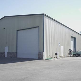 China Prefab Steel Frame Commercial Building Q355B Lightweight Construction Factory for sale