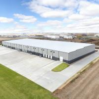 China Pre Engineered Steel Structure Workshop with Light Weight Portal Frame Structure and Long Service Life for sale