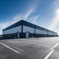 China Customized Hot-Dip Galvanized Steel Structure Workshop 20m Span Engineer Guided Installation for sale