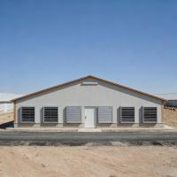 China Install a durable steel-structured chicken house equipped with a ventilation and insulation system for sale