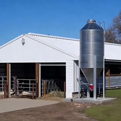 China Wind/Snow Resistant Customizable Multi-Bay Steel Structure Cow Barn for Commercial Ranch Thermal Insulation for sale