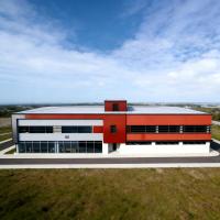 China Customized Multi-storey Steel Structure Building Q355 Steel 2-8 Floors 8-30m Span Industrial Commercial Complex for sale