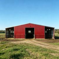 China Hot-dip Galvanized Steel Cow Barn 6-25m Span Wind Load 0.55 kN/m² Adjustable Roll-up Walls for sale