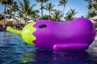 China Eco Friendly 190 X 65CM Swimming Pool Float PVC Inflatable Eggplant Pool Float for sale