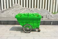 China 400L Heavy-Duty HDPE Plastic Waste Trolley Wheeled with Lid for Sanitation & Industrial Waste for sale