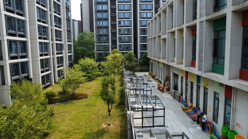Retractable sunroom with open roof - residential project in Chengdu Dafeng