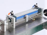 China Stainless Steel Grain Bag Liquid Filling Machine with Pneumatic Drive for Accurate Weighing for sale
