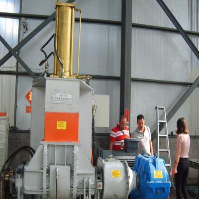 China 75 kW Hard Alloy Welding Motor Rubber Internal Mixer Banbury Machine Dispersion Kneader for sale