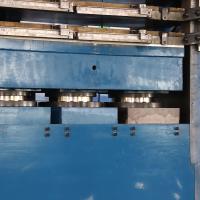 China Manufacturing Plant Plate Vulcanizing Press for Jaw Ttyre Reconditioning Machine for sale