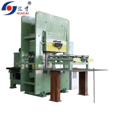China Rubber Products Making Machine Hydraulic Rubber Press Vulcanizing Machine for Easy Operation for sale
