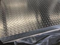 China Aluminum Checkered Plate 5052 6061 4mm 8mm 5 Bar Tread Plate for Flooring for sale