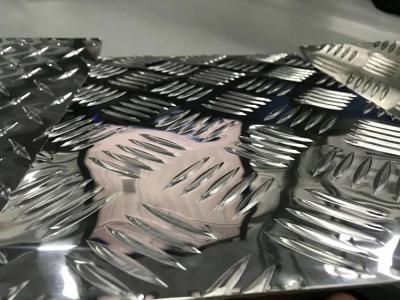 China 6mm 5052 H32 Aluminum Checkered Plate 1220x2440mm 5 Bar Diamond Embossed Sheet for sale